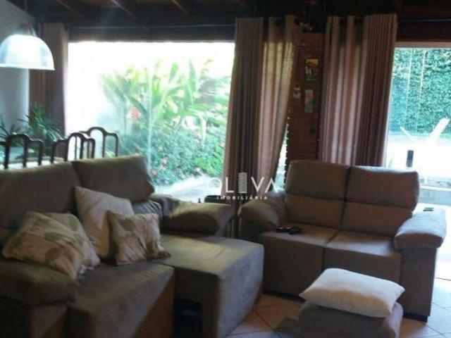 Casa para venda em Parque Das Flores de 250.00m² com 3 Quartos, 1 Suite e 3 Garagens