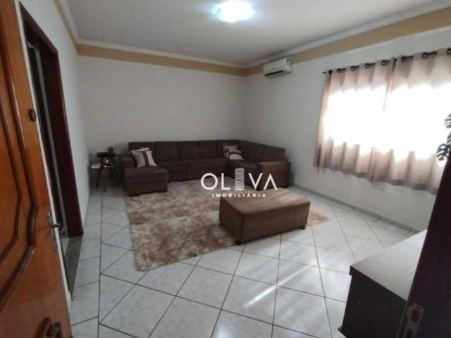 Casa para venda em Parque Das Flores I de 190.00m² com 3 Quartos e 2 Garagens