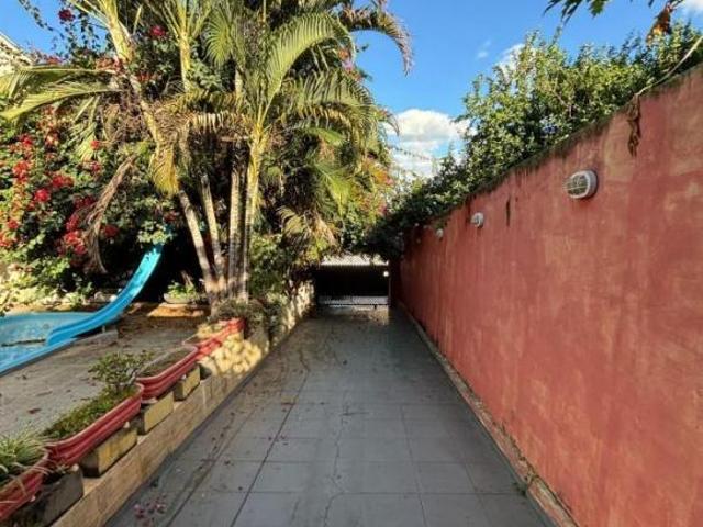 Casa para venda em Parque Das Indústrias de 300.00m² com 2 Quartos e 3 Garagens