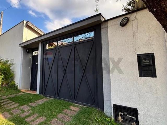 Casa para venda em Parque Das Laranjeiras de 160.48m² com 2 Quartos, 2 Suites e 3 Garagens