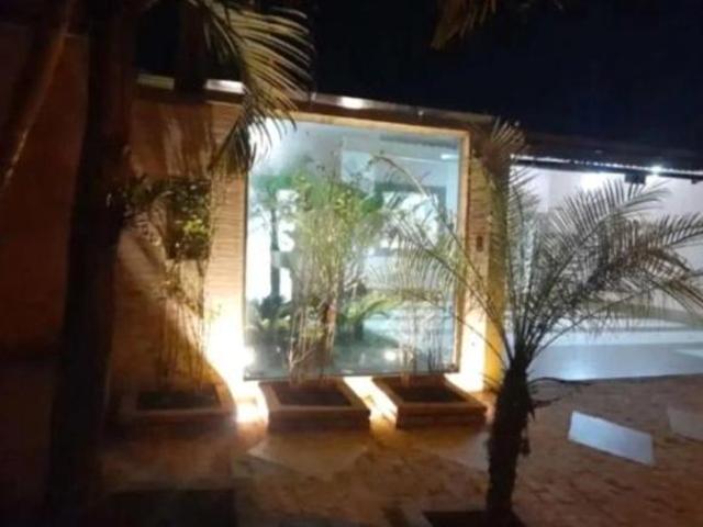 Casa para venda em Parque Das Laranjeiras de 177.00m² com 3 Quartos, 1 Suite e 3 Garagens