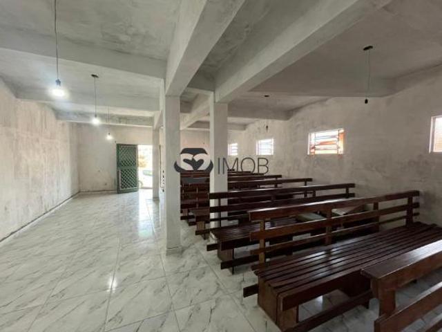 Casa para venda em Parque das Laranjeiras de 240.00m² com 3 Quartos e 3 Garagens