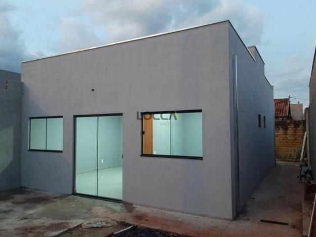 Casa para venda em Parque Das Oliveiras de 80.00m² com 2 Quartos, 1 Suite e 2 Garagens