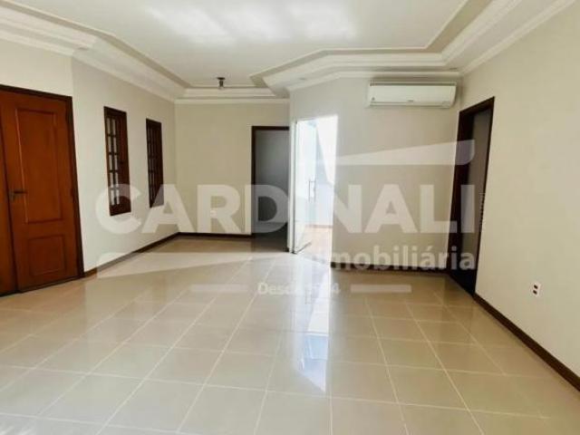 Casa para venda em Parque Dos Timburis de 190.00m² com 3 Quartos, 1 Suite e 2 Garagens