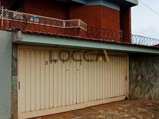 Casa para venda em Parque Dos Bandeirantes de 195.00m² com 5 Quartos, 2 Suites e 4 Garagens