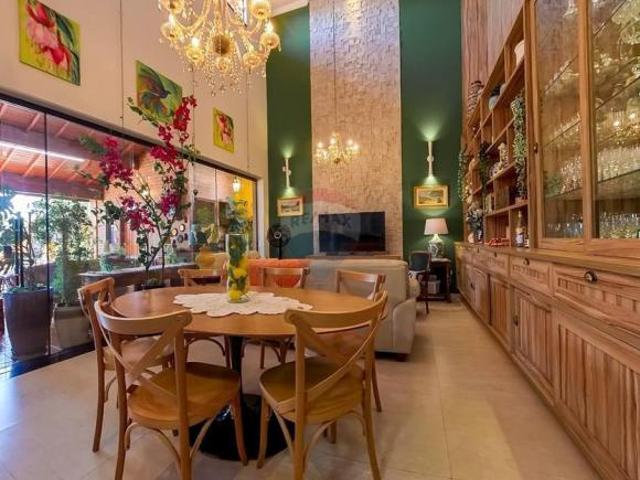 Casa para venda em Parque Dos Eucaliptos de 233.44m² com 3 Quartos, 1 Suite e 2 Garagens