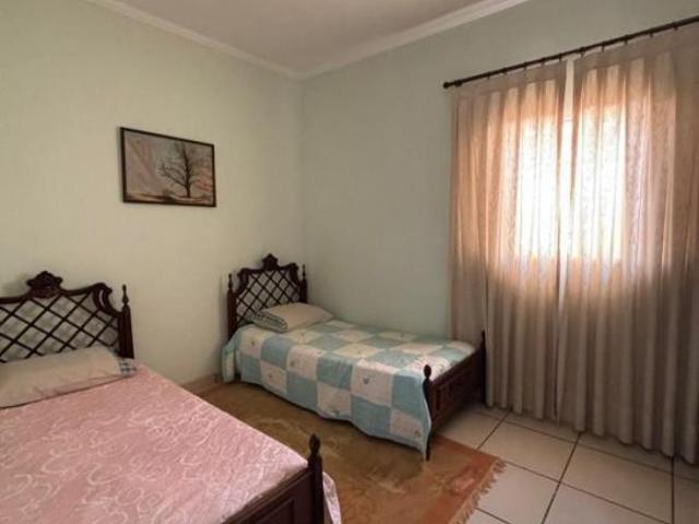 Casa para venda em Parque Dos Lagos de 176.00m² com 3 Quartos, 1 Suite e 4 Garagens
