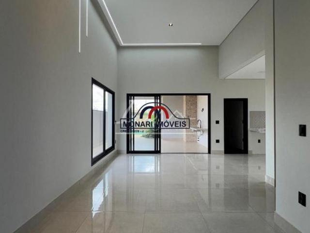 Casa para venda em Parque Dos Pinheiros de 180.00m² com 3 Quartos, 1 Suite e 4 Garagens