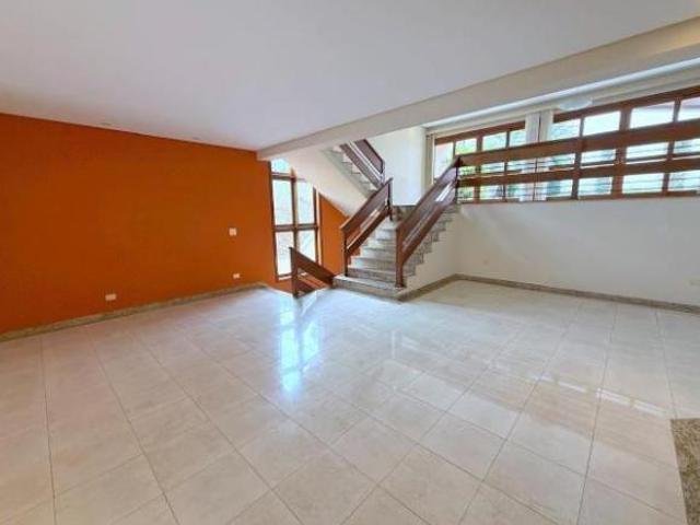 Casa para venda em Parque Dos Príncipes de 486.00m² com 5 Quartos, 4 Suites e 10 Garagens