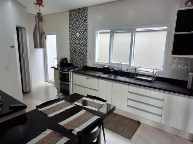 Casa para venda em Parque Esplanada de 200.00m² com 3 Quartos, 1 Suite e 4 Garagens