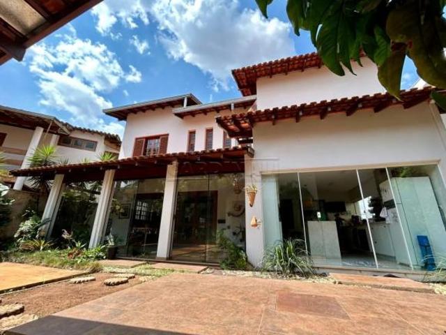 Casa para venda em Parque Faber Castell I de 334.00m² com 4 Quartos, 4 Suites e 2 Garagens