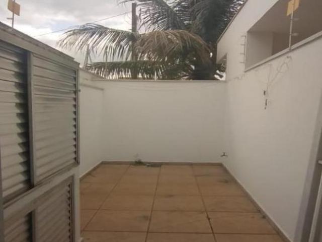 Casa para venda em Parque Fehr de 150.00m² com 3 Quartos, 1 Suite e 2 Garagens