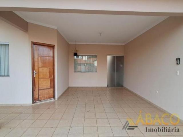 Casa para venda em Parque Fehr de 162.00m² com 3 Quartos, 1 Suite e 2 Garagens