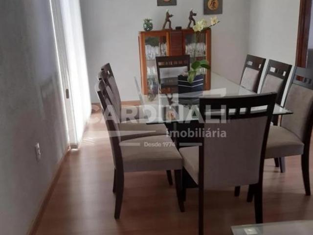 Casa para venda em Parque Fehr de 170.00m² com 3 Quartos, 1 Suite e 2 Garagens
