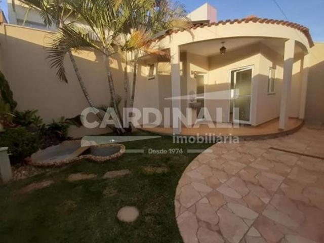 Casa para venda em Parque Fehr de 171.00m² com 3 Quartos, 1 Suite e 2 Garagens