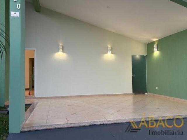 Casa para venda em Parque Fehr de 189.00m² com 3 Quartos, 1 Suite e 2 Garagens