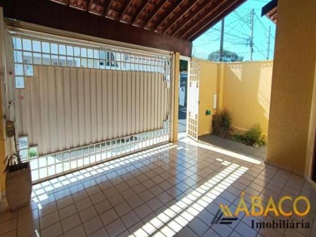 Casa para venda em Parque Fehr de 190.00m² com 3 Quartos, 1 Suite e 3 Garagens