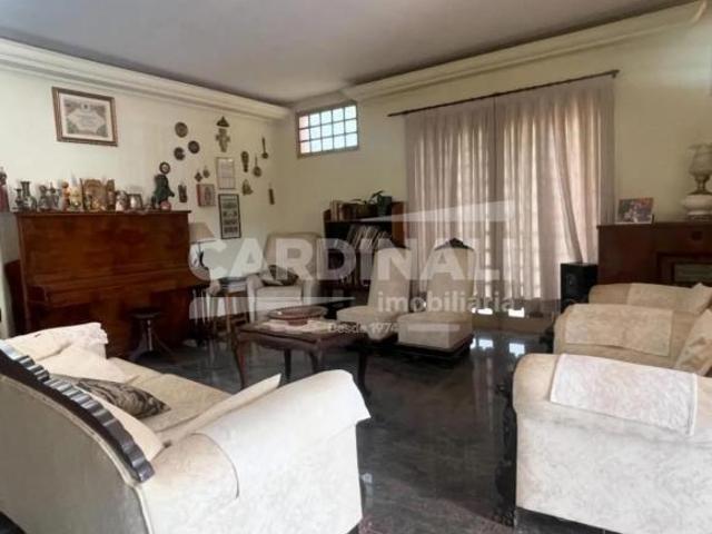 Casa para venda em Parque Fehr de 274.00m² com 3 Quartos, 3 Suites e 2 Garagens