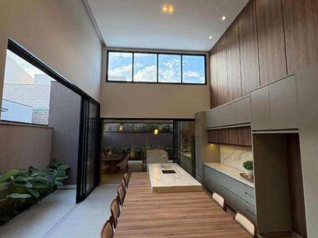 Casa para venda em Parque Franville de 212.00m² com 3 Quartos, 3 Suites e 4 Garagens