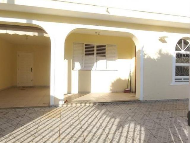 Casa para venda em Parque Franceschini de 160.00m² com 2 Quartos e 3 Garagens