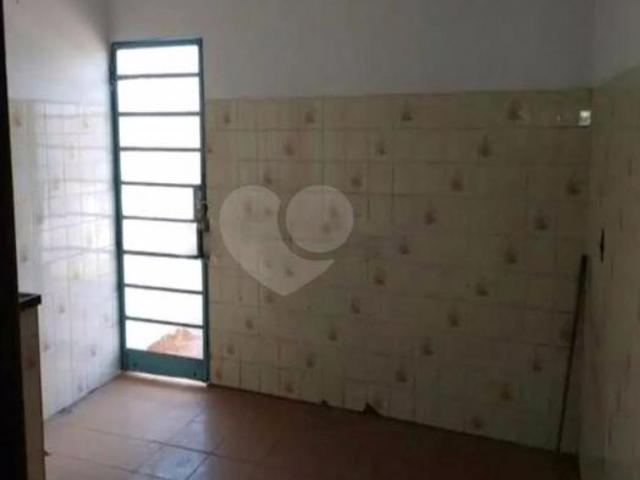Casa para venda em Parque Guarani de 260.00m² com 4 Quartos, 1 Suite e 2 Garagens