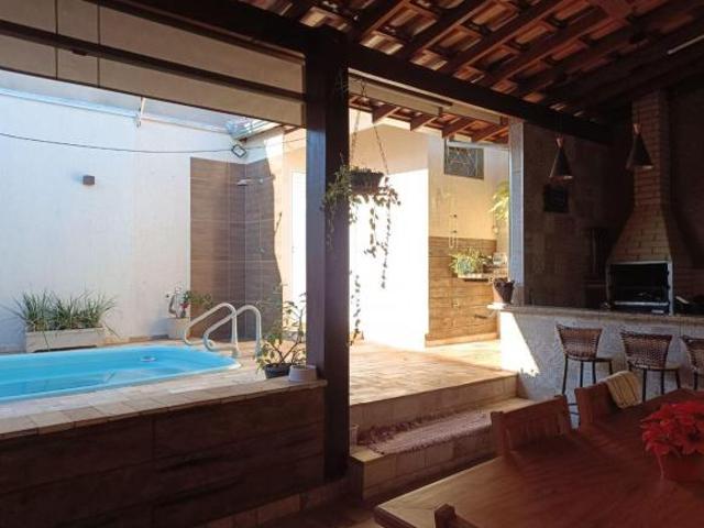 Casa para venda em Parque Gramado Ii de 197.00m² com 3 Quartos e 4 Garagens
