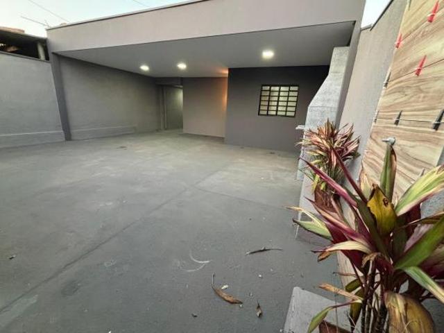Casa para venda em Parque Igaçaba de 110.00m² com 2 Quartos e 4 Garagens