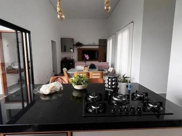 Casa para venda em Parque Imperial de 95.00m² com 3 Quartos, 1 Suite e 4 Garagens