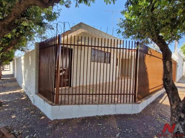 Casa para venda em Parque Industrial de 140.00m² com 3 Quartos, 1 Suite e 2 Garagens