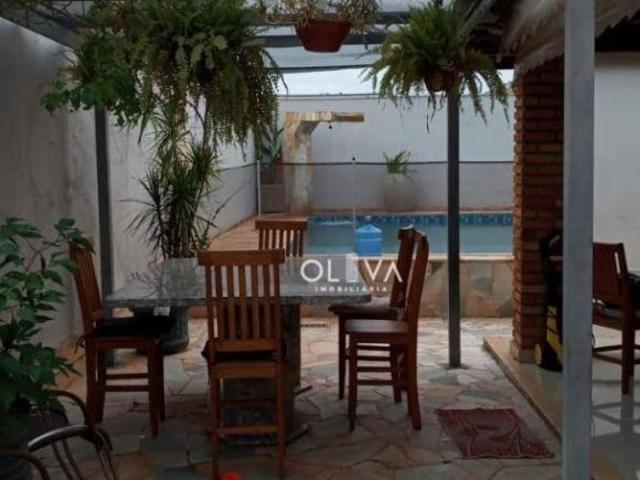 Casa para venda em Parque Industrial de 385.00m² com 3 Quartos e 3 Suites