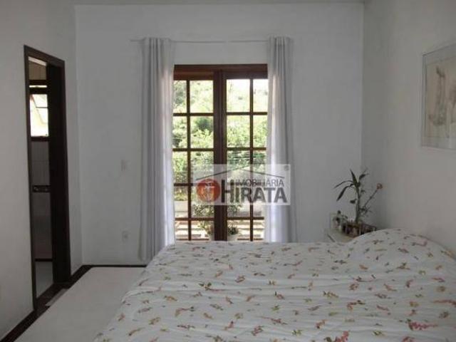 Casa para venda em Parque Jambeiro de 250.00m² com 3 Quartos, 3 Suites e 3 Garagens