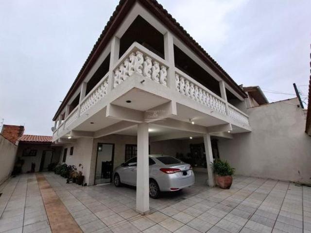 Casa para venda em Parque Jataí de 308.00m² com 4 Quartos e 10 Garagens