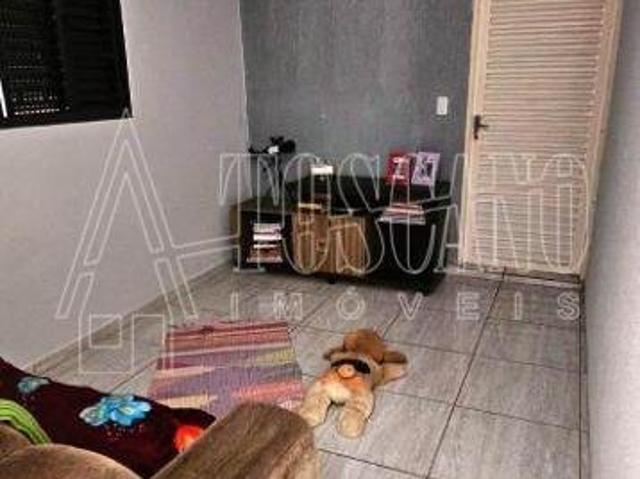 Casa para venda em Parque Laranjeiras de 168.00m² com 3 Quartos, 1 Suite e 4 Garagens