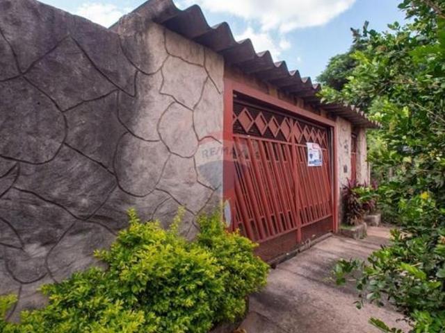 Casa para venda em Parque Planalto de 91.00m² com 3 Quartos e 3 Garagens