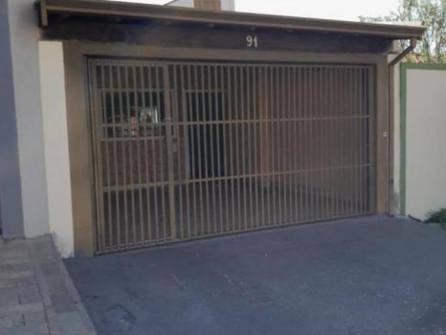 Casa para venda em Parque Primavera de 100.00m² com 2 Quartos, 1 Suite e 2 Garagens