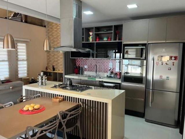 Casa para venda em PARQUE RURAL FAZENDA SANTA CÂNDIDA de 240.00m² com 3 Quartos, 3 Suites e 4 Garage