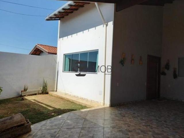 Casa para venda em Parque Real de 225.00m² com 3 Quartos, 1 Suite e 2 Garagens