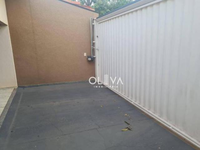 Casa para venda em Parque Residencial Água Limpa I de 184.00m² com 4 Quartos e 2 Garagens