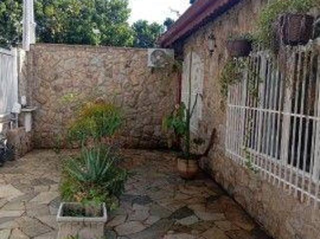 Casa para venda em Parque Residencial Eloy Chaves de 233.00m² com 4 Quartos, 2 Suites e 3 Garagens