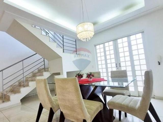 Casa para venda em Parque Residencial Jaguari de 240.00m² com 3 Quartos, 1 Suite e 3 Garagens