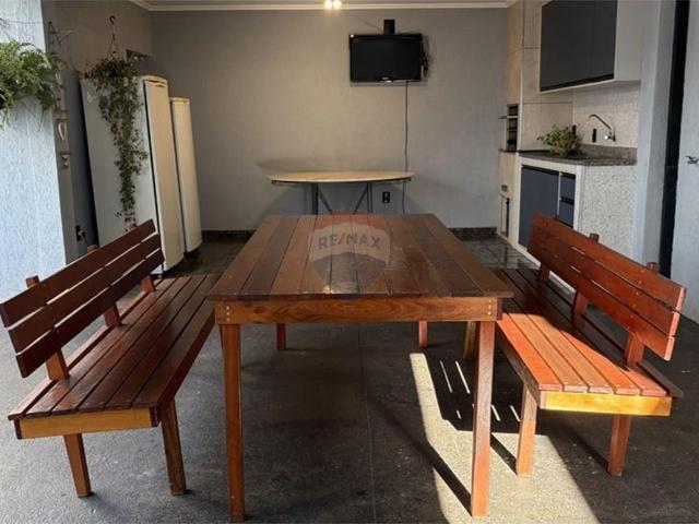 Casa para venda em Parque Ribeirão Preto em Ribeirão Preto São Paulo de 180.00m² com 3 Quartos, 1 Suíte e 3 Garagens