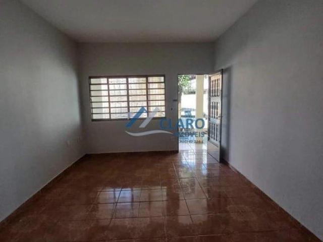 Casa para venda em Parque São Cristóvão de 100.00m² com 2 Quartos e 2 Garagens