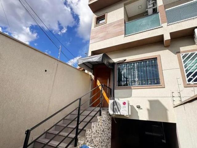 Casa para venda em Parque São Domingos com 3 quartos, sendo 1 suíte, 220m²