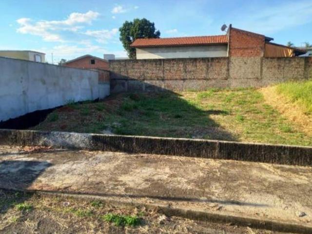 Casa para venda em Parque São Matheus de 10.00m² com 1 Quarto, 1 Suite e 1 Garagem