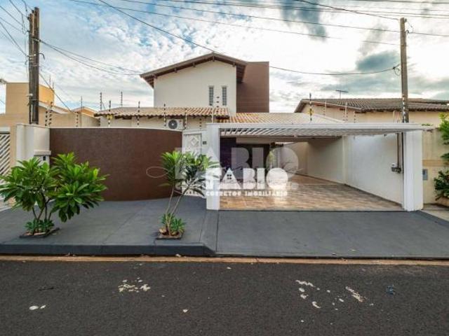 Casa para venda em Parque São Miguel de 220.00m² com 4 Quartos, 2 Suites e 4 Garagens