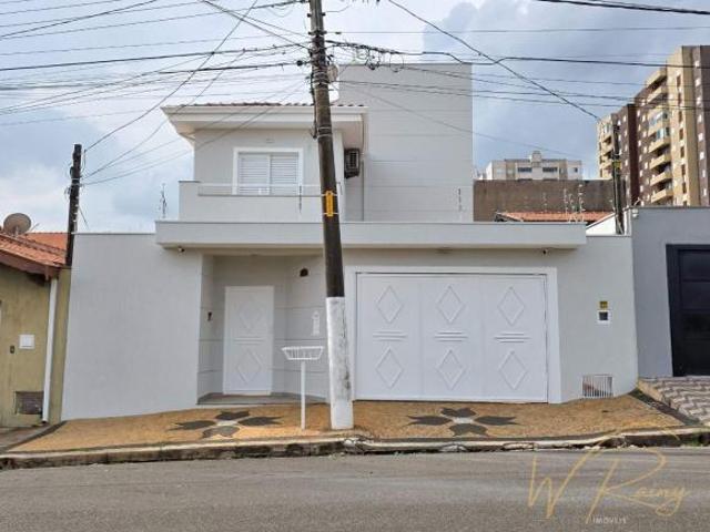 Casa para venda em Parque Santa Cecília de 235.00m² com 3 Quartos, 1 Suite e 4 Garagens