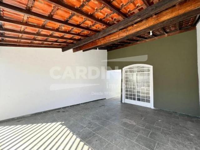 Casa para venda em Parque Santa Felícia Jardim de 130.00m² com 2 Quartos e 2 Garagens