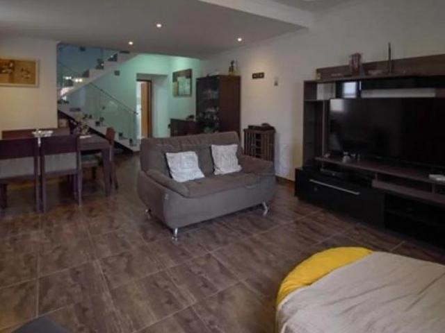 Casa para venda em Parque Santa Isabel de 205.00m² com 3 Quartos, 1 Suite e 8 Garagens