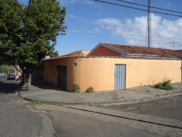 Casa para venda em Parque Sisi de 130.00m² com 3 Quartos e 4 Garagens