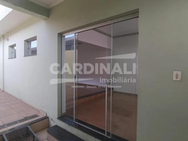 Casa para venda em Parque Sisi de 353.00m² com 5 Quartos, 1 Suite e 9 Garagens